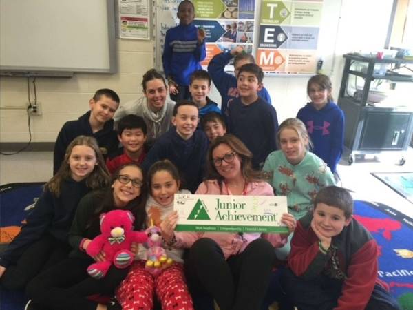 Volunteer Spotlight Series: Michelle Hawes | Junior Achievement of ...